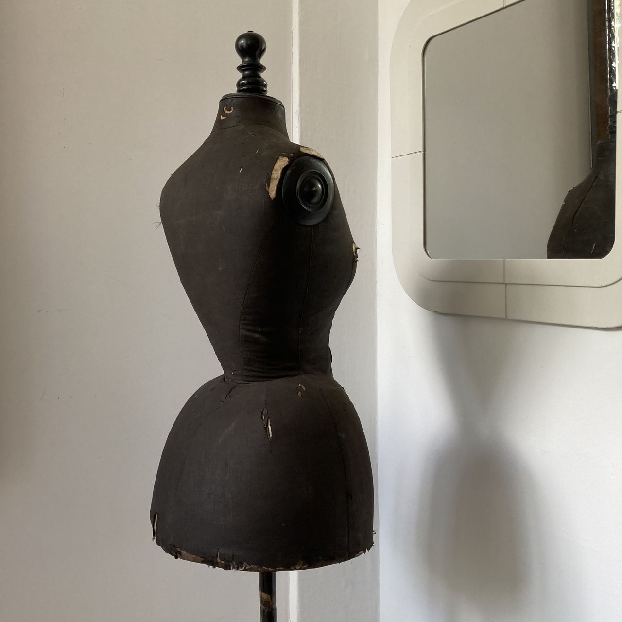 Manikin › James Iles Antiques